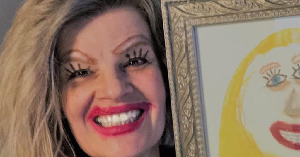 Mom Shares Hilarious Selfie With The Portrait Her Daughter Drew Of Her
