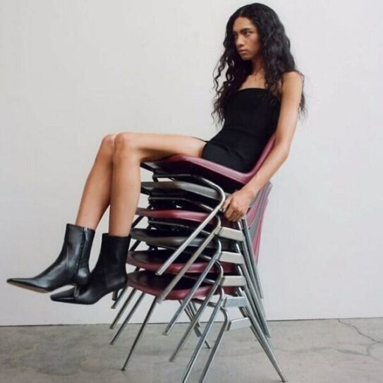 These Funny Zara Model Poses Make It Impossible To Shop Their Site