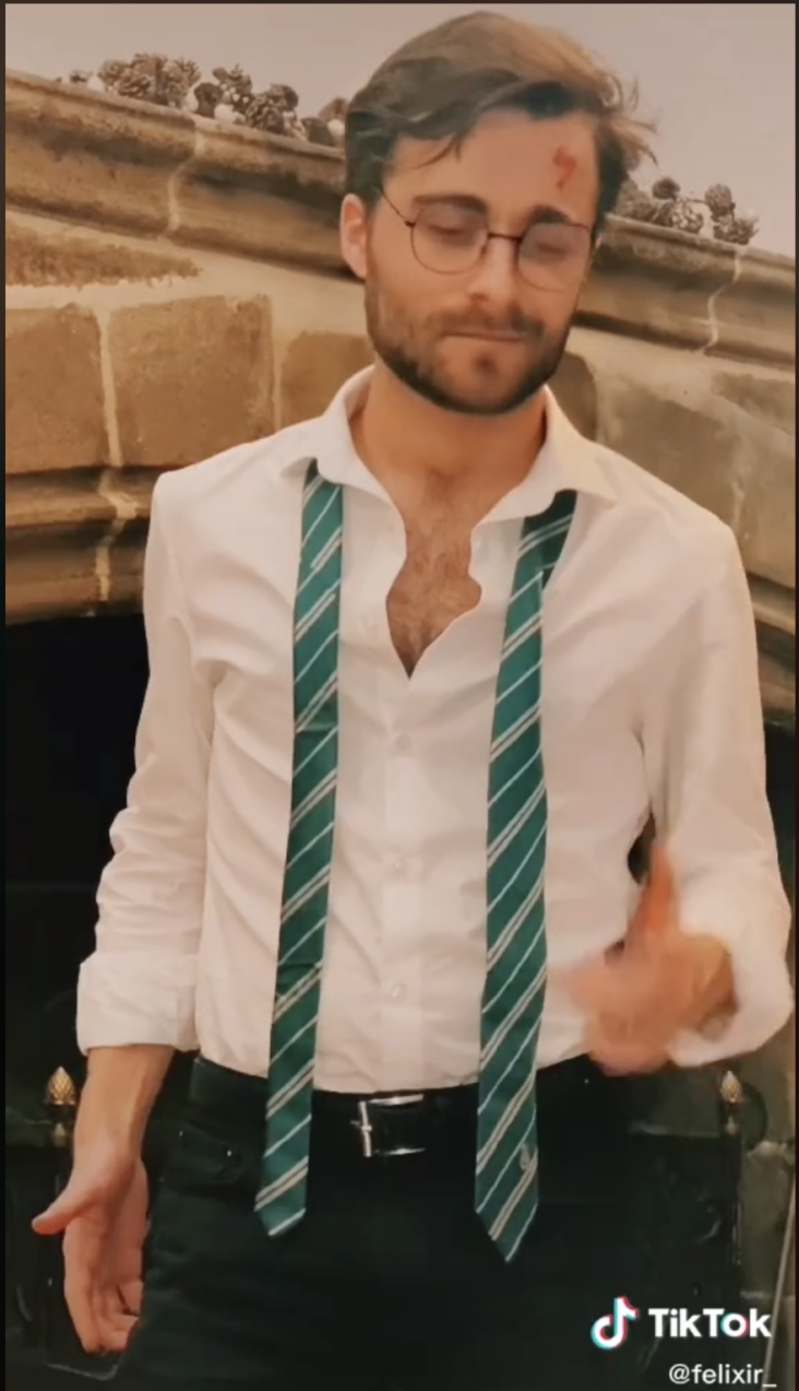 Women On Tiktok Are Drooling Over A Sexy Harry Potter Look Alike