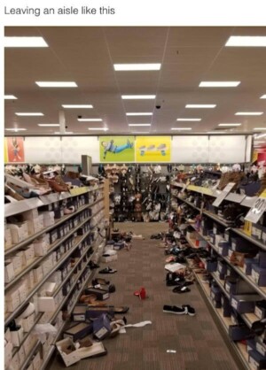 30 Retail Workers Share The Most Annoying Things Customers Do