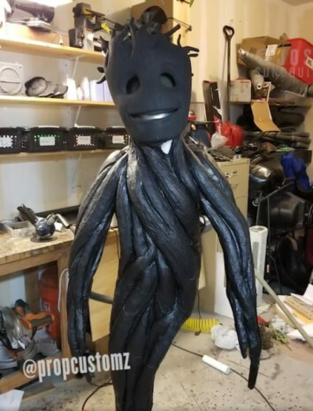 One-Legged Man Uses His Disability To Create Epic Halloween Costumes ...