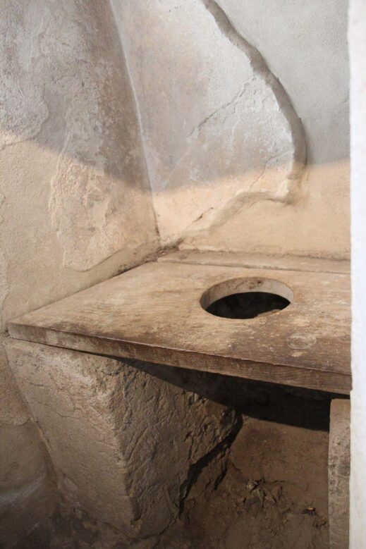 Toilets Through Time — How Toilets Have Evolved Since The Dawn Of Society