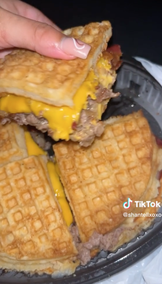 'You Never Had Anything Like This' — Tiktoker Shares Her Waffle House ...