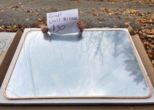 50 Times Trying To Sell A Mirror Turned Into Comedy Gold